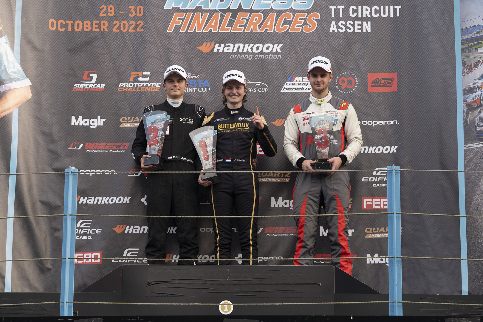 Niels Langeveld wint en verbetert zijn titelkansen - Mazda MX-5 Cup