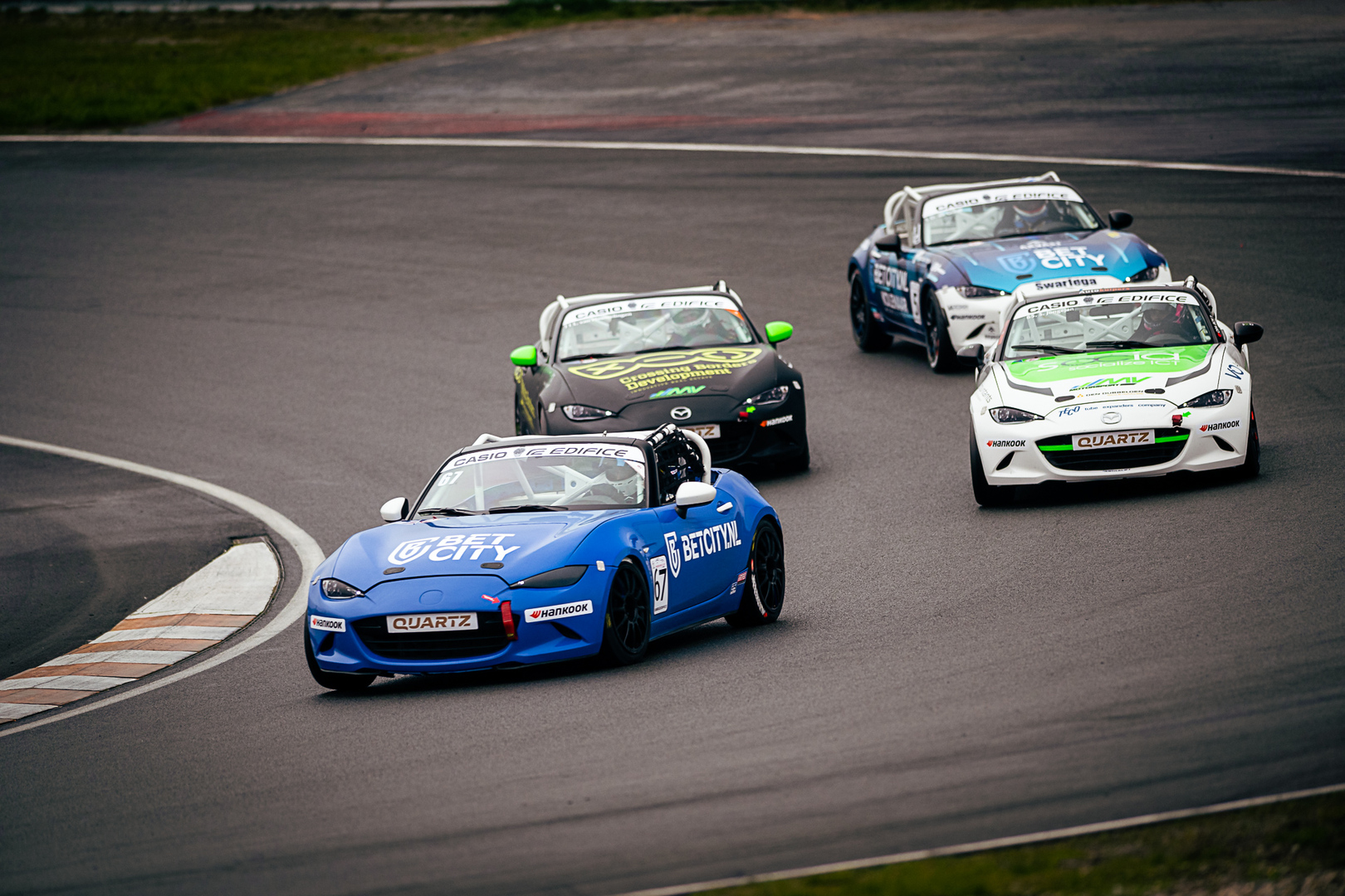 Emoties na winst Sam Jongejan op een koud en nat Circuit Zandvoort ...