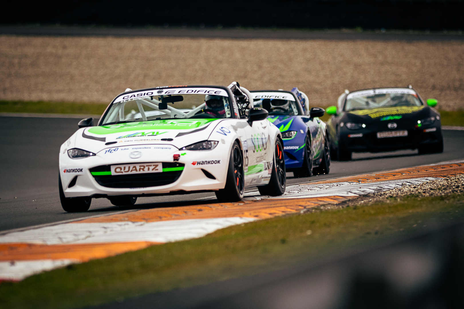 Emoties na winst Sam Jongejan op een koud en nat Circuit Zandvoort ...