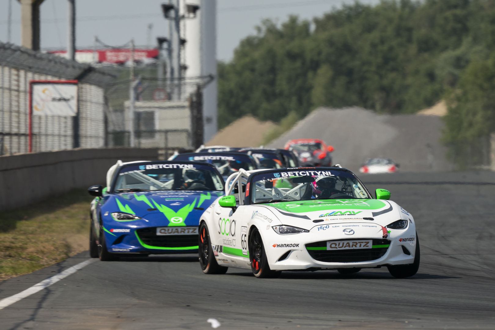 Jordy van der Eijk wint eerste wedstrijd op Circuit Zolder - Mazda MX-5 Cup