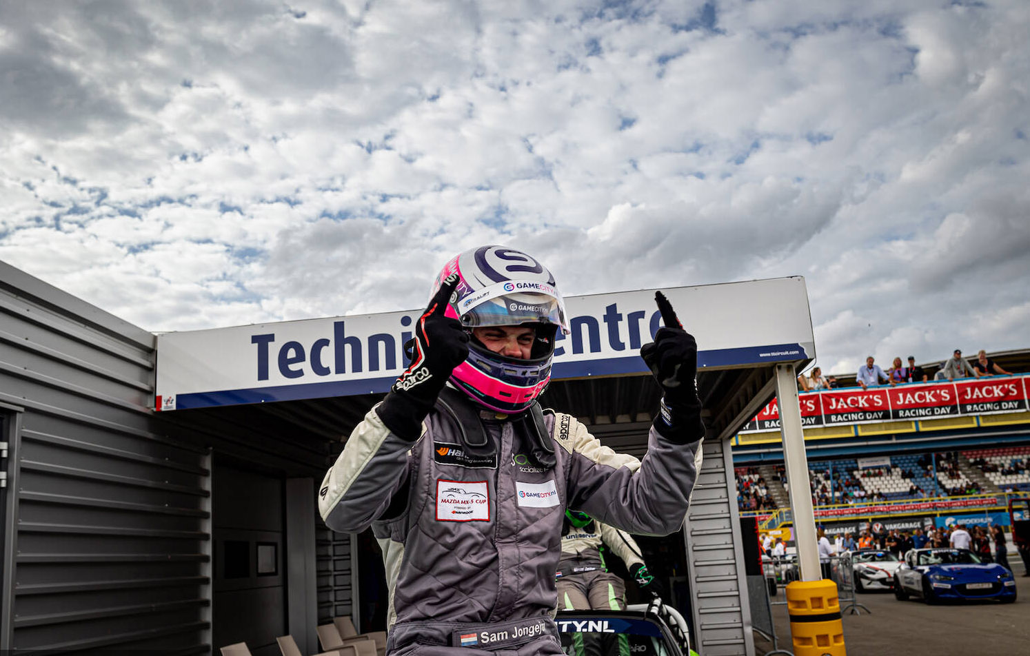 Drie op een rij voor Sam Jongejan? - Mazda MX-5 Cup