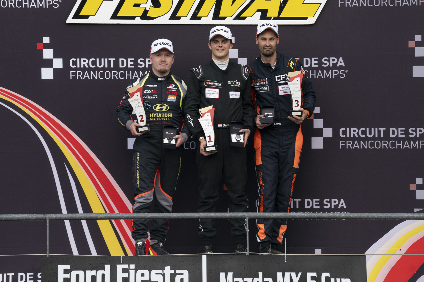 Overtuigende winst voor Sam Jongejan - Betcity Mazda MX-5 Cup
