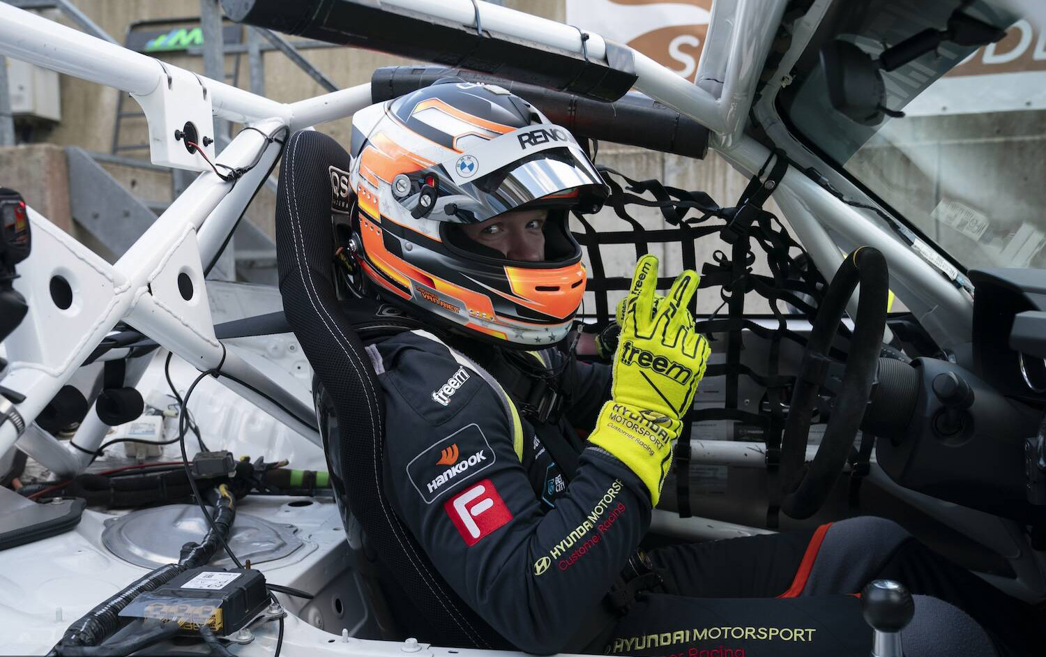 Wordt het Sam Jongejan of toch Lorenzo van Riet? - Mazda MX-5 Cup